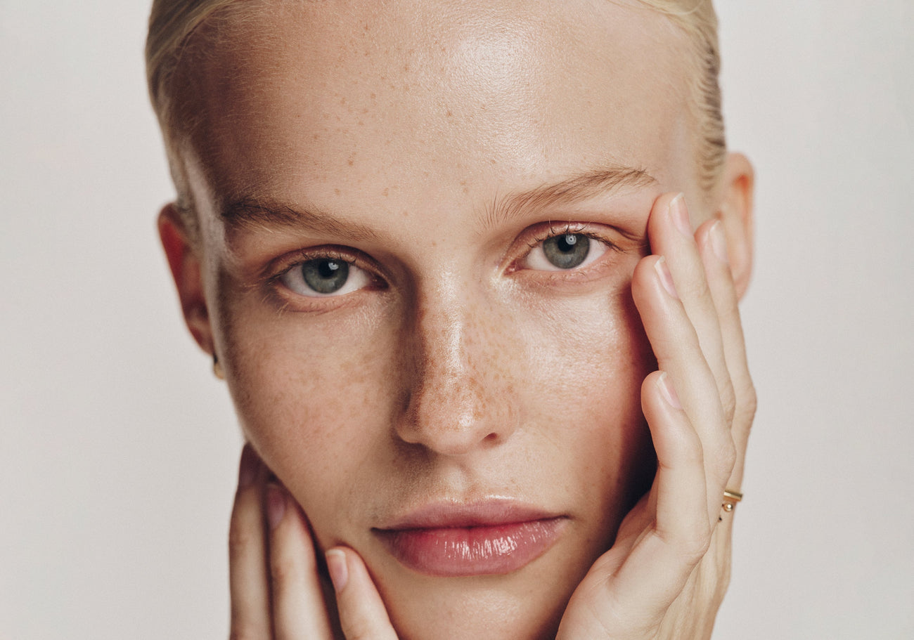 Why Your Makeup Glow Fades With The Day (And How To Make It Stay)