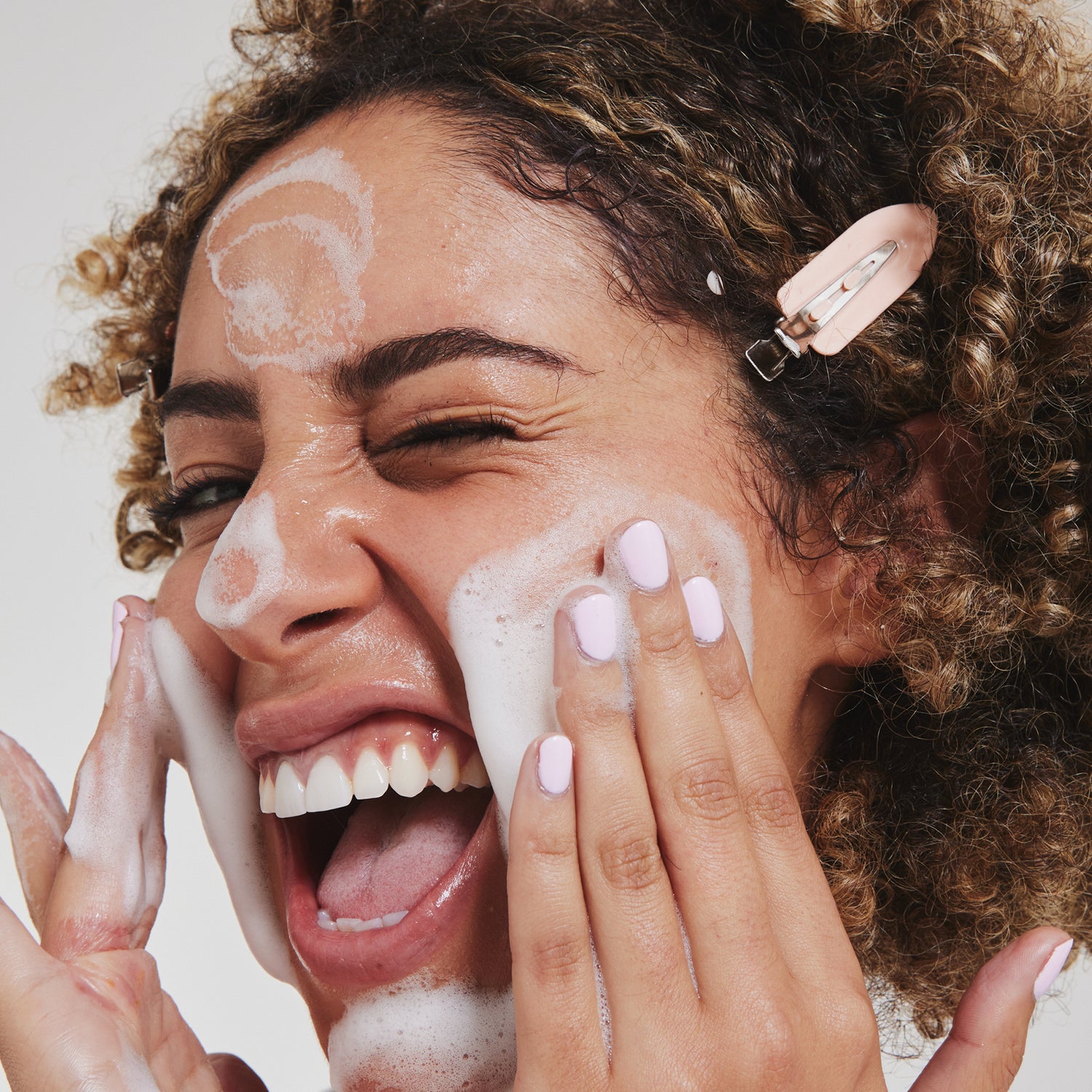 Properly Clean | Facial Cleanser | Go-To Skin Care
